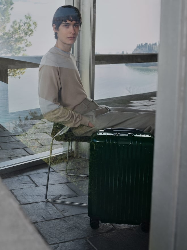 High-Quality Luggage, Suitcases & Bags | RIMOWA Singapore