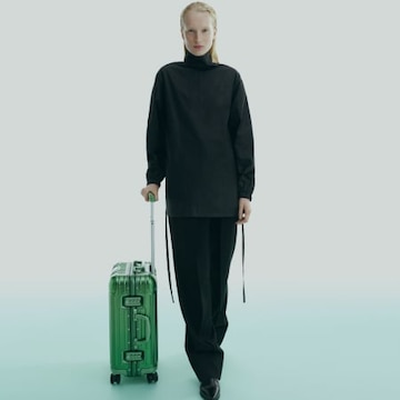 All suitcases, bags and travel accessories | RIMOWA