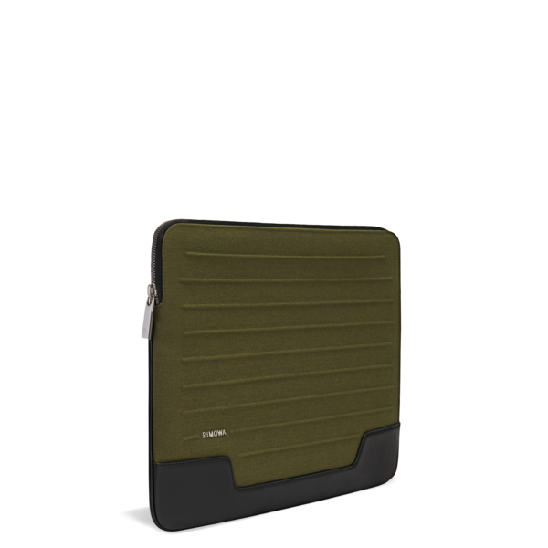 Hand Carry Bags | Clutches & Pouches | RIMOWA