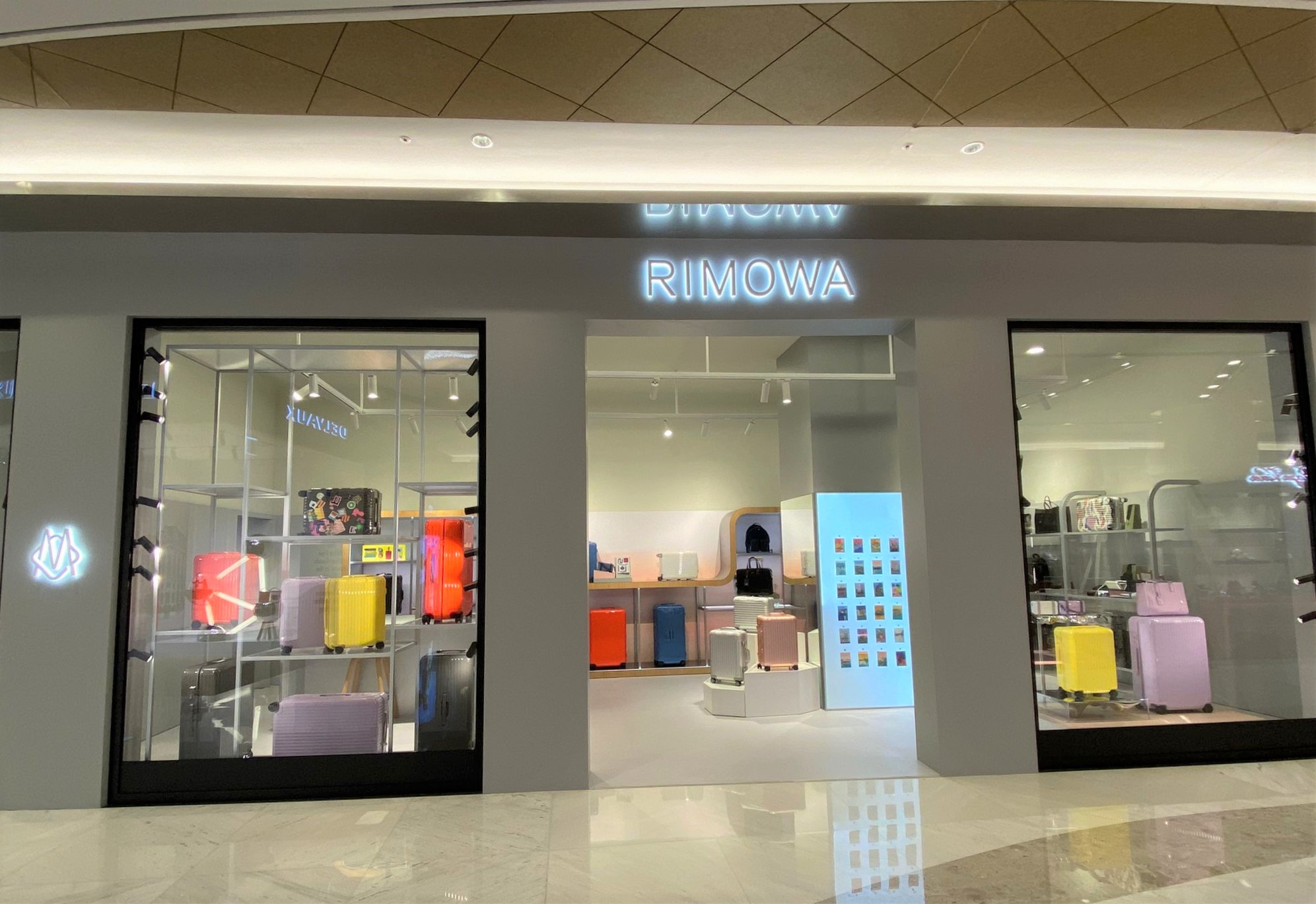 RIMOWA Store Lotte Jamsil